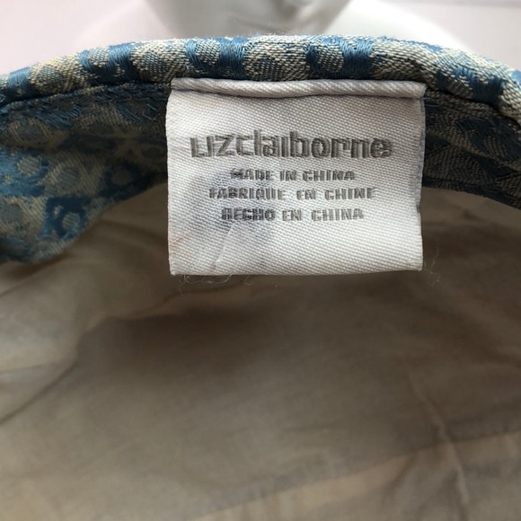 Liz Claiborne | Accessories | Liz Clairborne Signature Print Jacquard ...